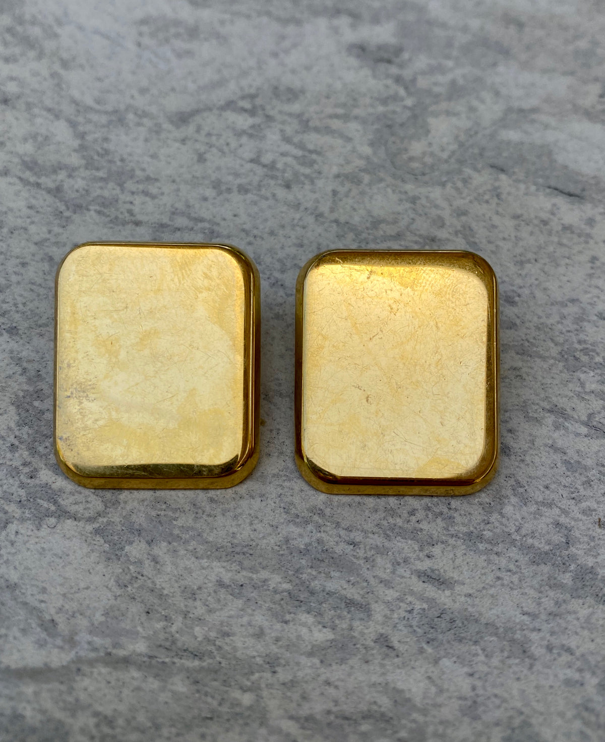 Minimalist Gold Tone Square Studs – villa amour vintage
